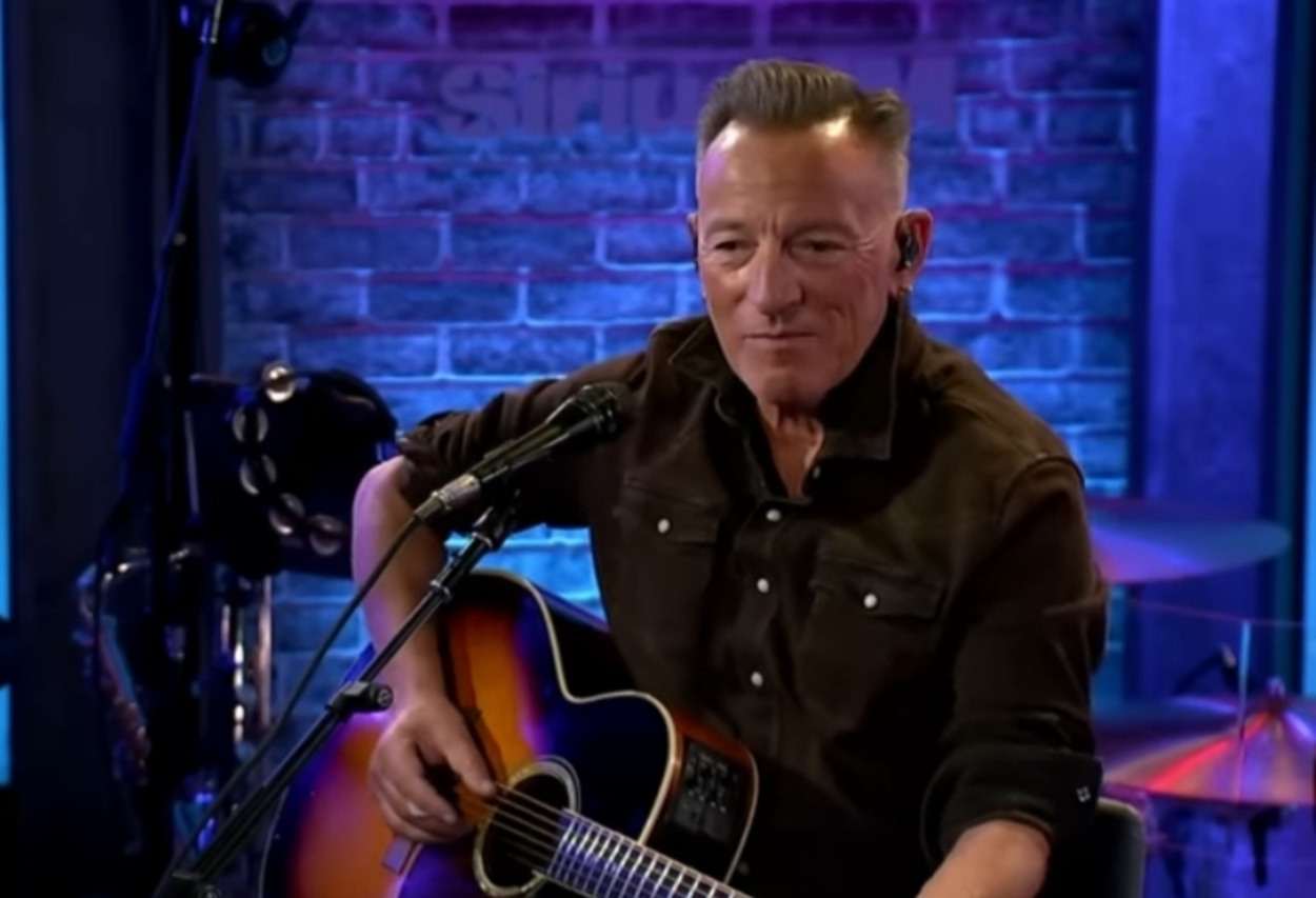 Bruce Springsteen, uscito il singolo Rain In The River. Il testo - Voto ...